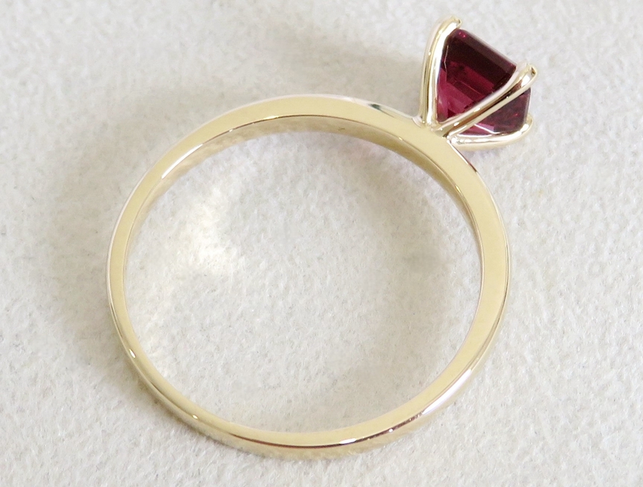 1.5ct Asscher-Cut Garnet Solitaire Ring in 9k Yellow Gold | CL Jewellery NZ