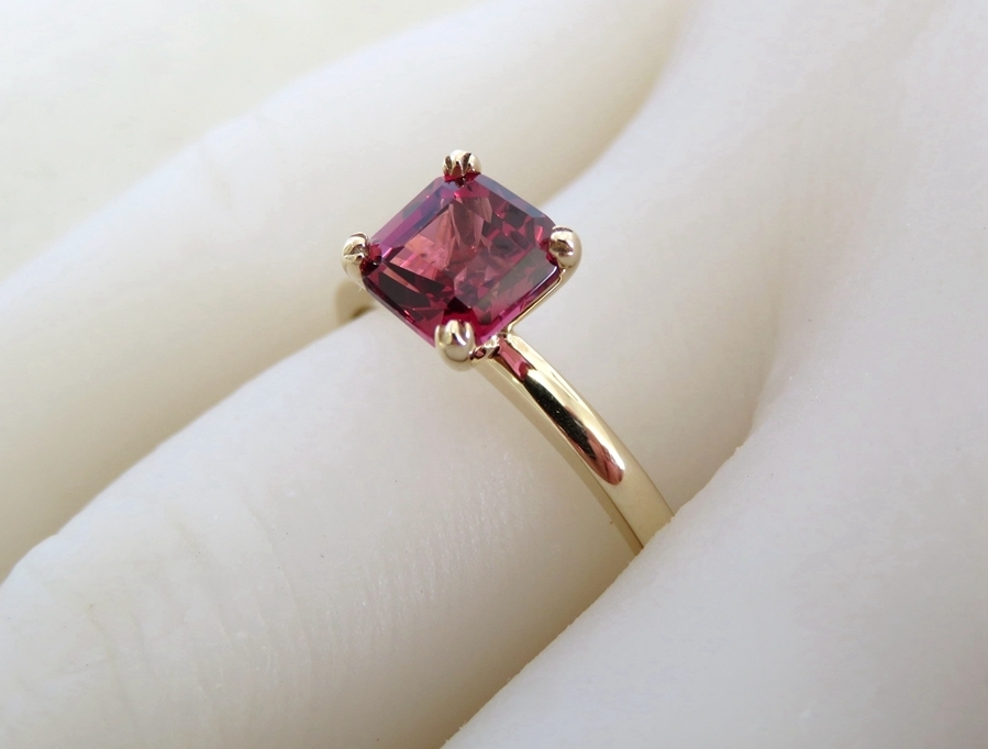 1.5ct Asscher-Cut Garnet Solitaire Ring in 9k Yellow Gold | CL Jewellery NZ
